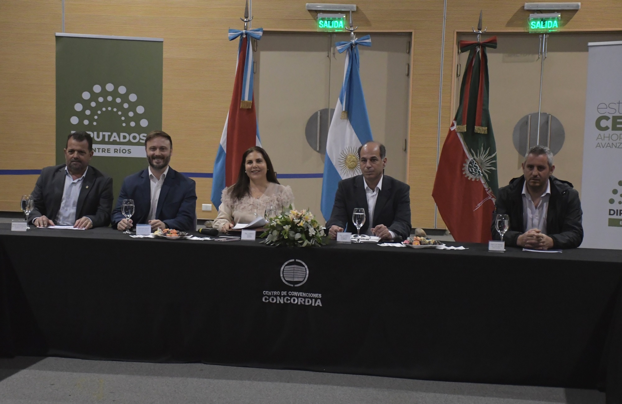 Azcué recibió a los diputados y destacó que sea Concordia la primera ...